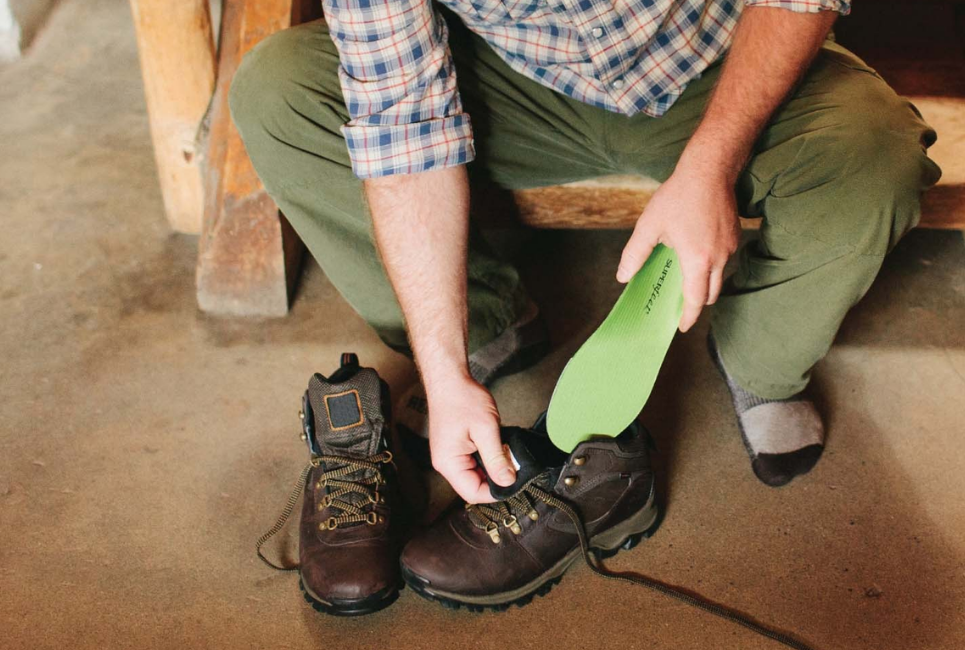 Superfeet Green vs Blue Compared: Which Insole Is The Best Choice?